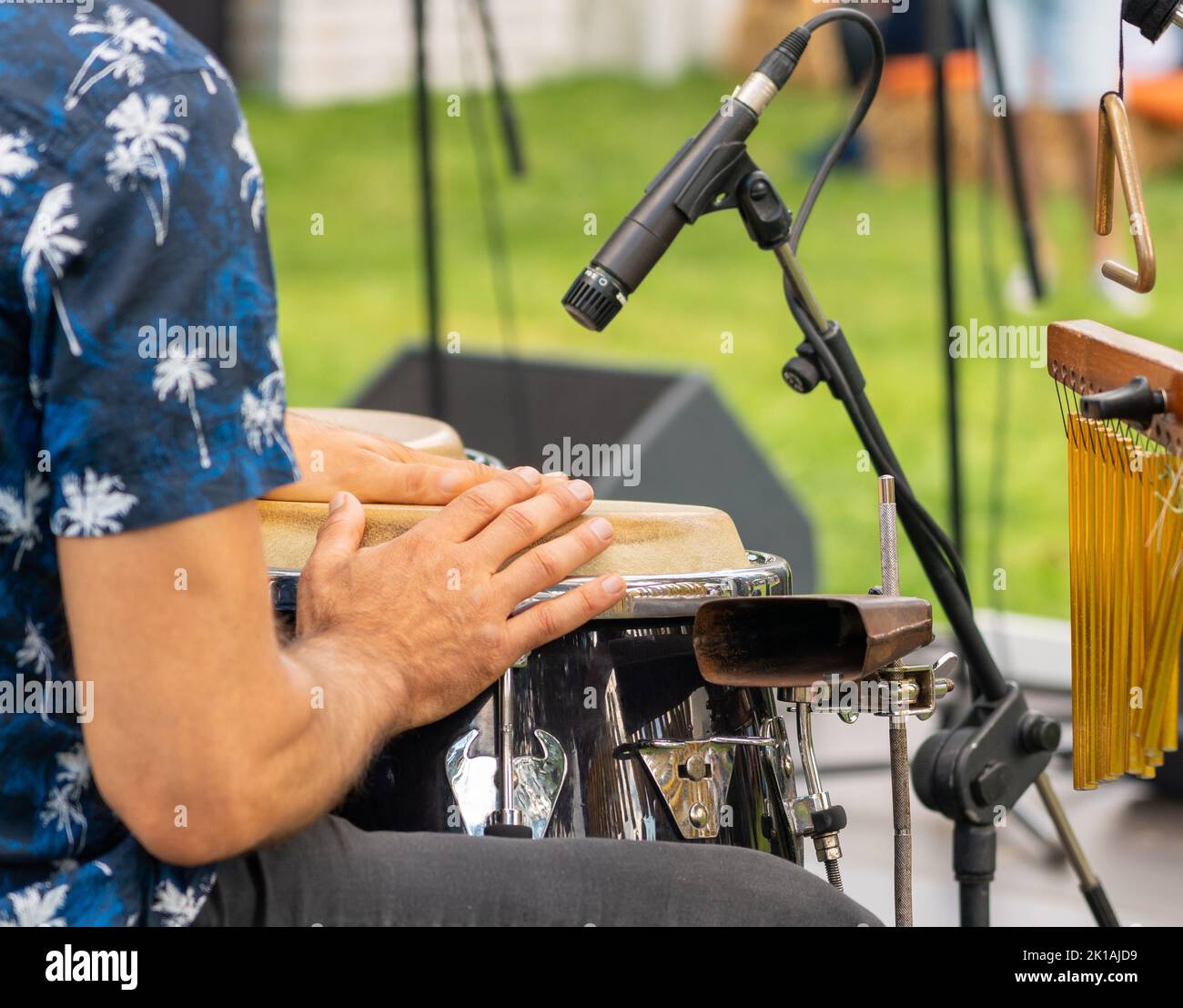 Drummer playing drums hi-res stock photography and images - Alamy Drummer playing drums hi-res stock photography and images - Alamy