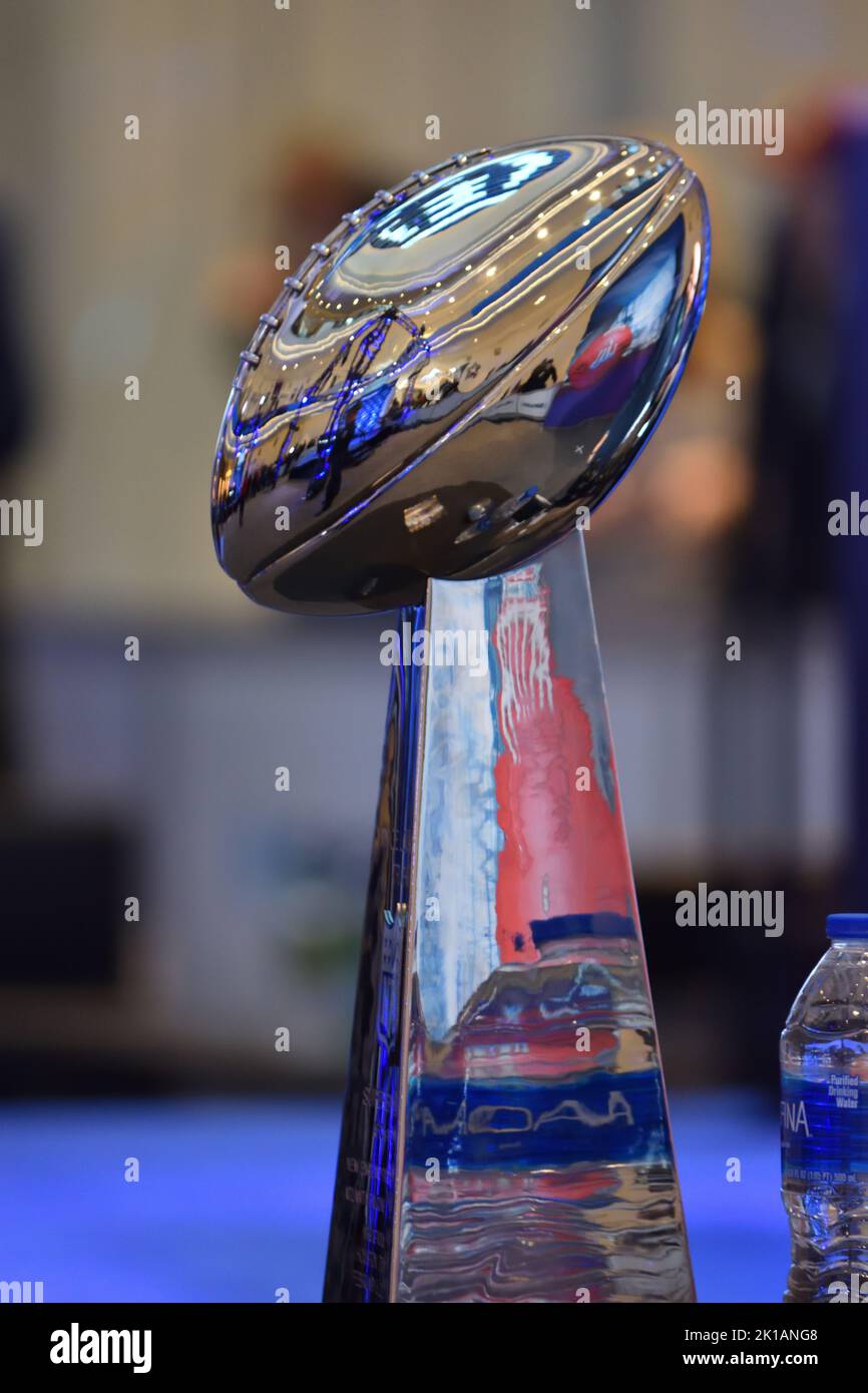 Vince lombardi trophy hi-res stock photography and images - Alamy