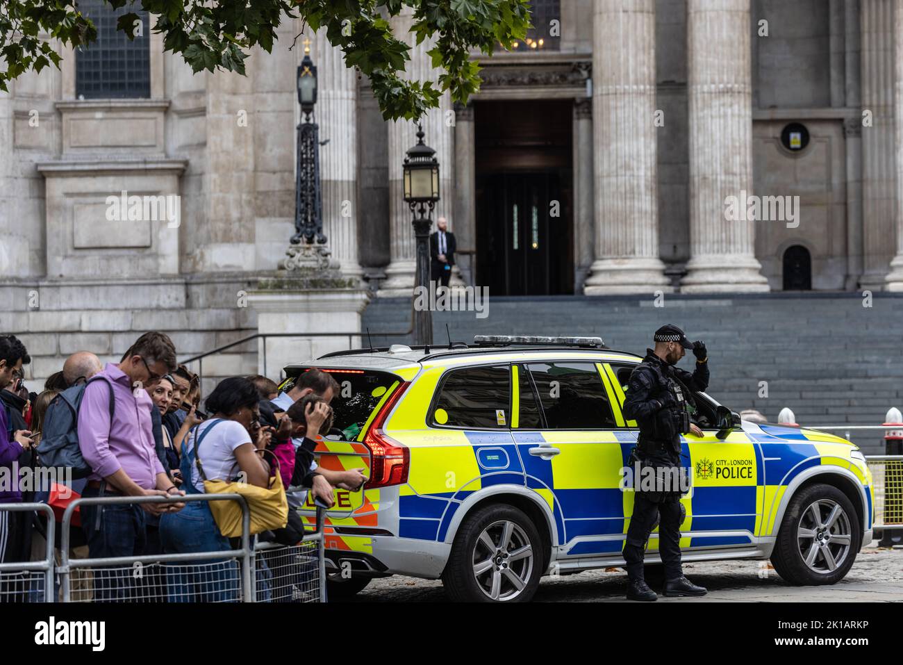 Around London during the mourning period for Queen Elizabeth II Stock ...