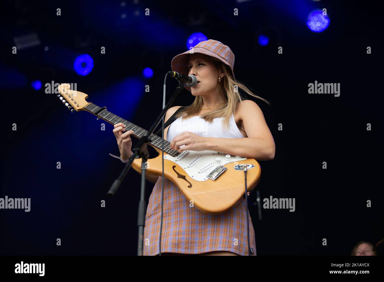 Australian alternative rock trio Middle Kids performing live at the ...