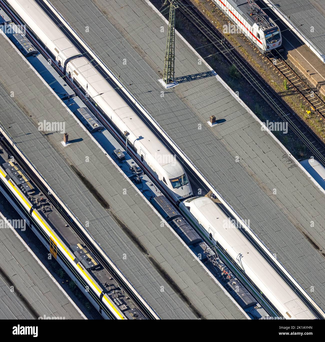 Aerial view, Hamm Westf. main station, platforms and ICE train, ICE coupling, ICE separation ...