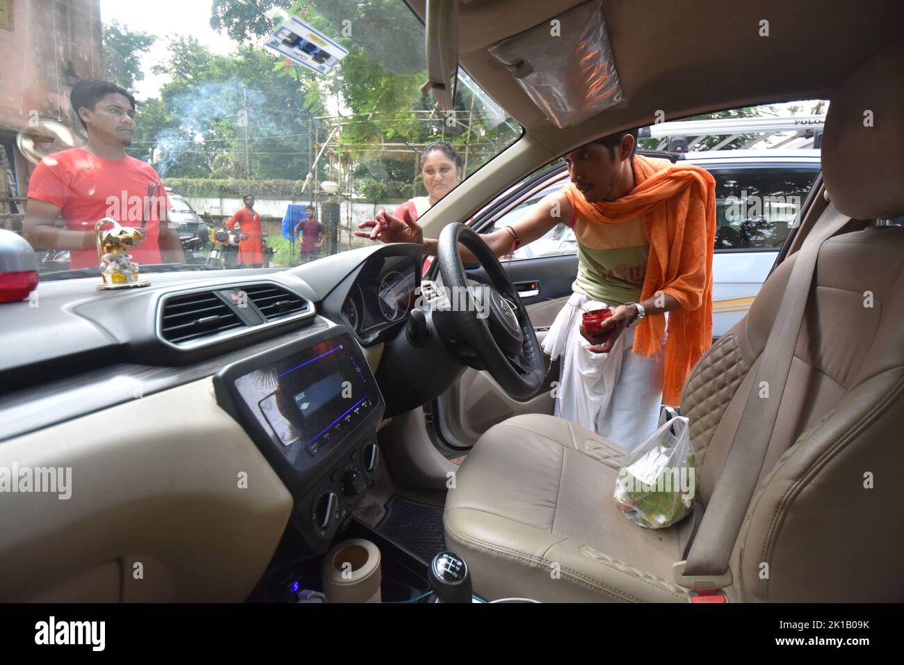 Vishwakarma car puja hi-res stock photography and images - Alamy