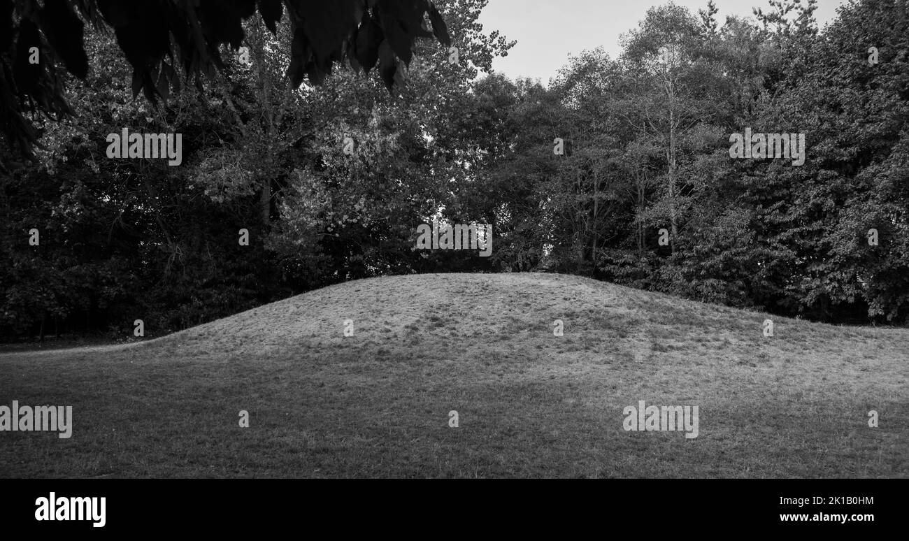 Stone age burial mound hi-res stock photography and images - Alamy