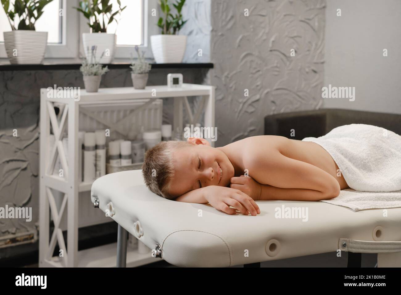 Pain relief center hi-res stock photography and images - Alamy