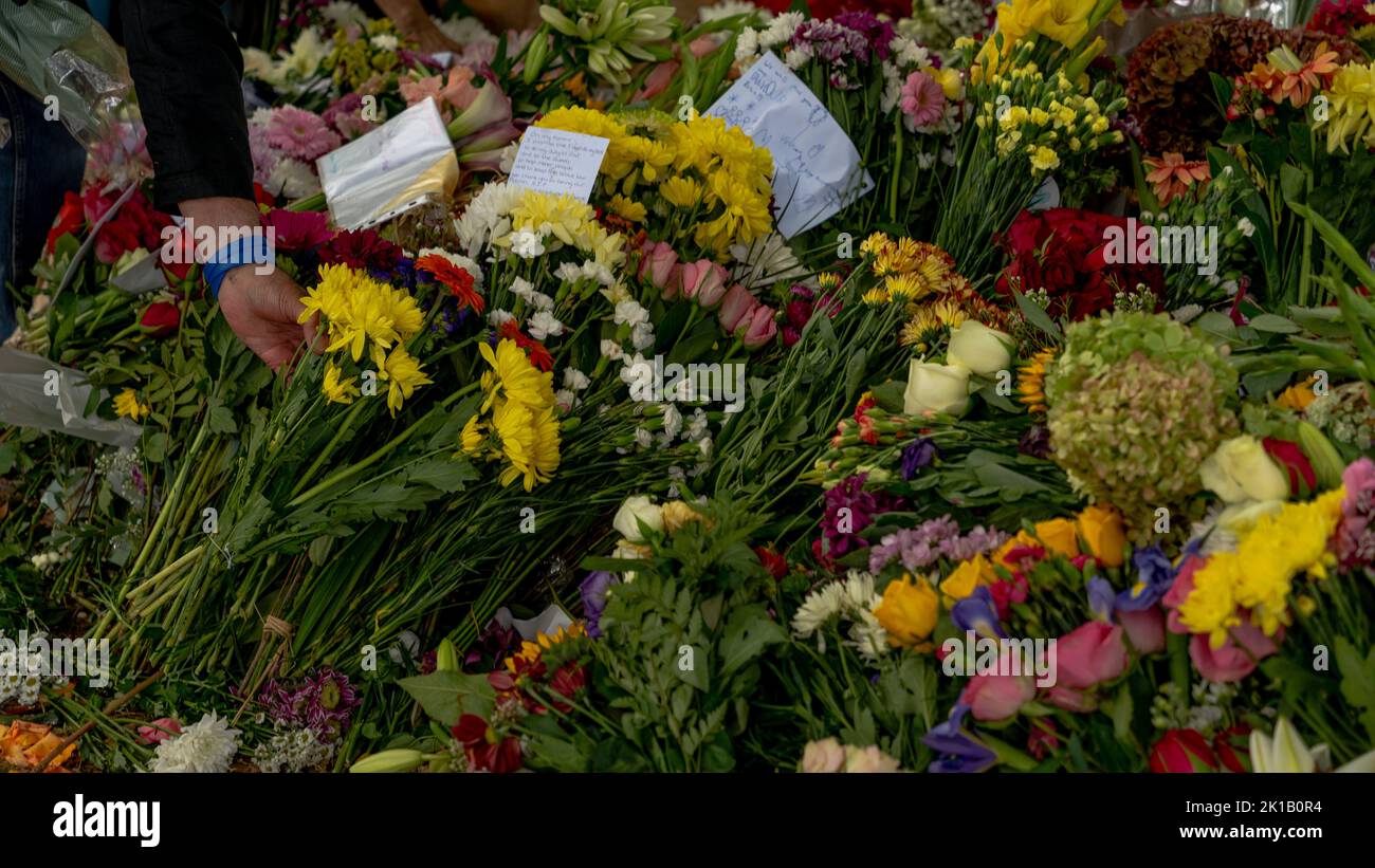 Flowers laid out at the tribute and memorial for Queen Elizabeth 2 ...