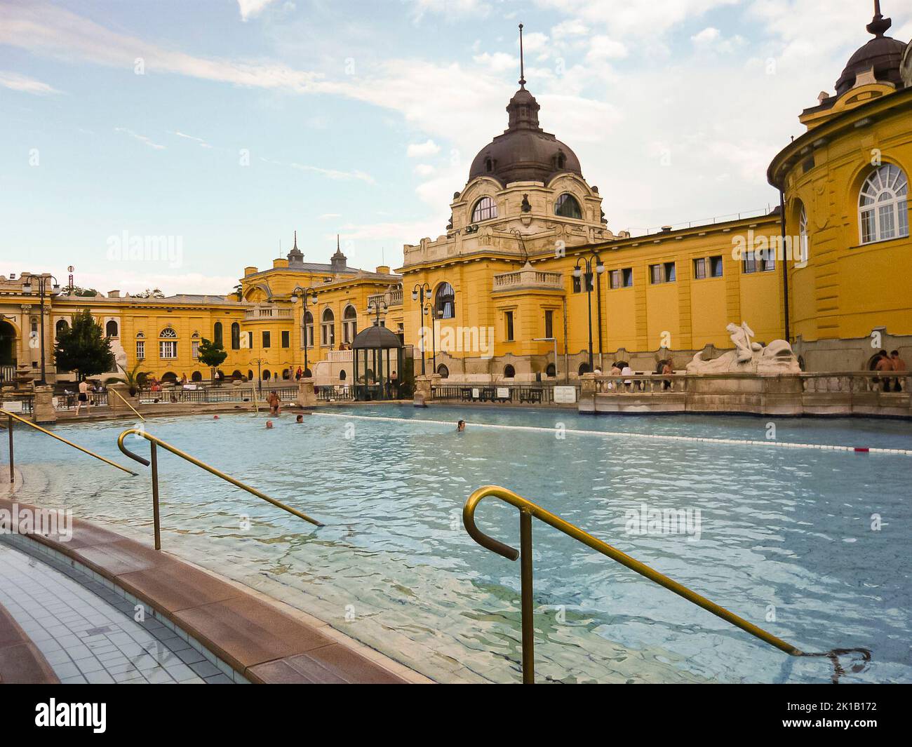 Széchenyi Thermal Bath, thermal springs and baths, Budapest, Hungary ...
