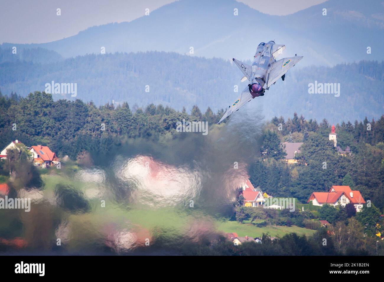 Fighter jet heat haze hi-res stock photography and images - Alamy