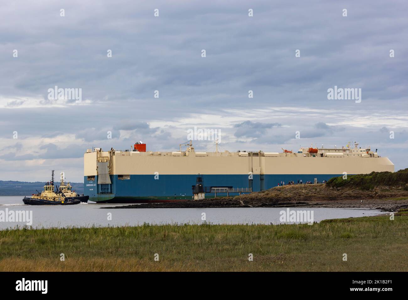 Vessel lining hi-res stock photography and images - Alamy