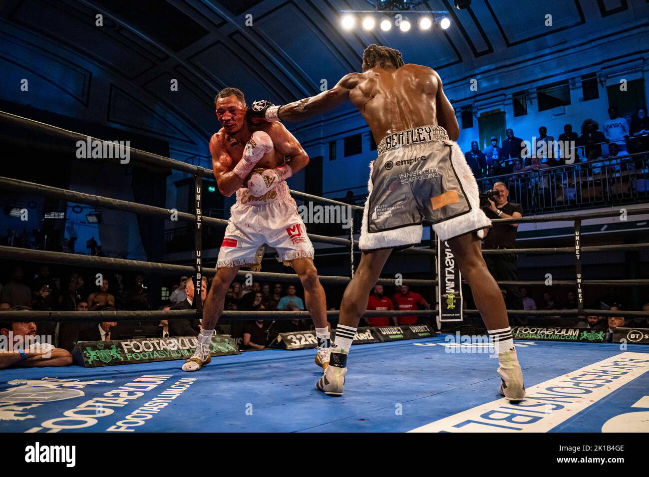 No on ball looping hi-res stock photography and images - Alamy