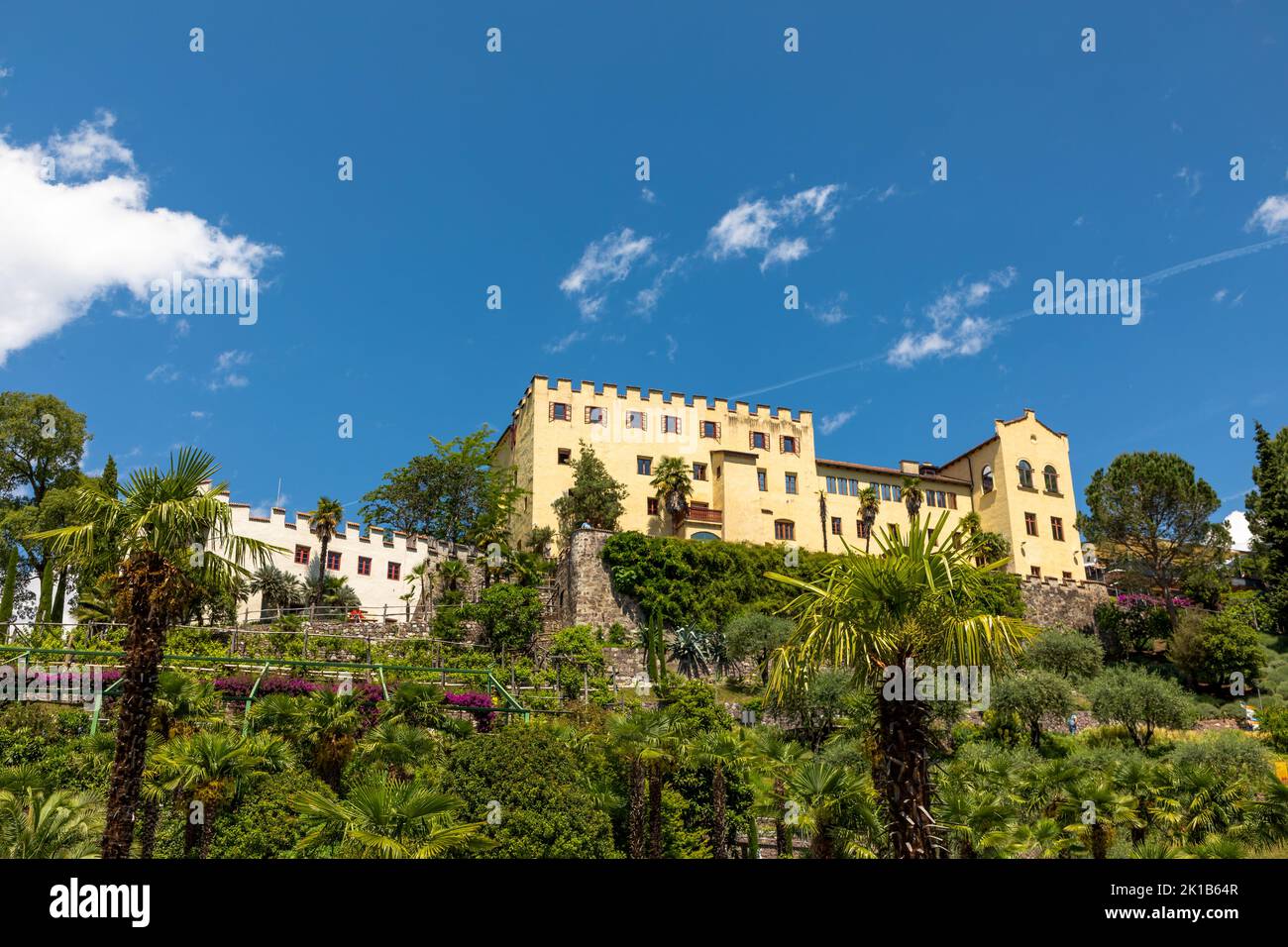 Botanical garden castle park hi-res stock photography and images - Alamy
