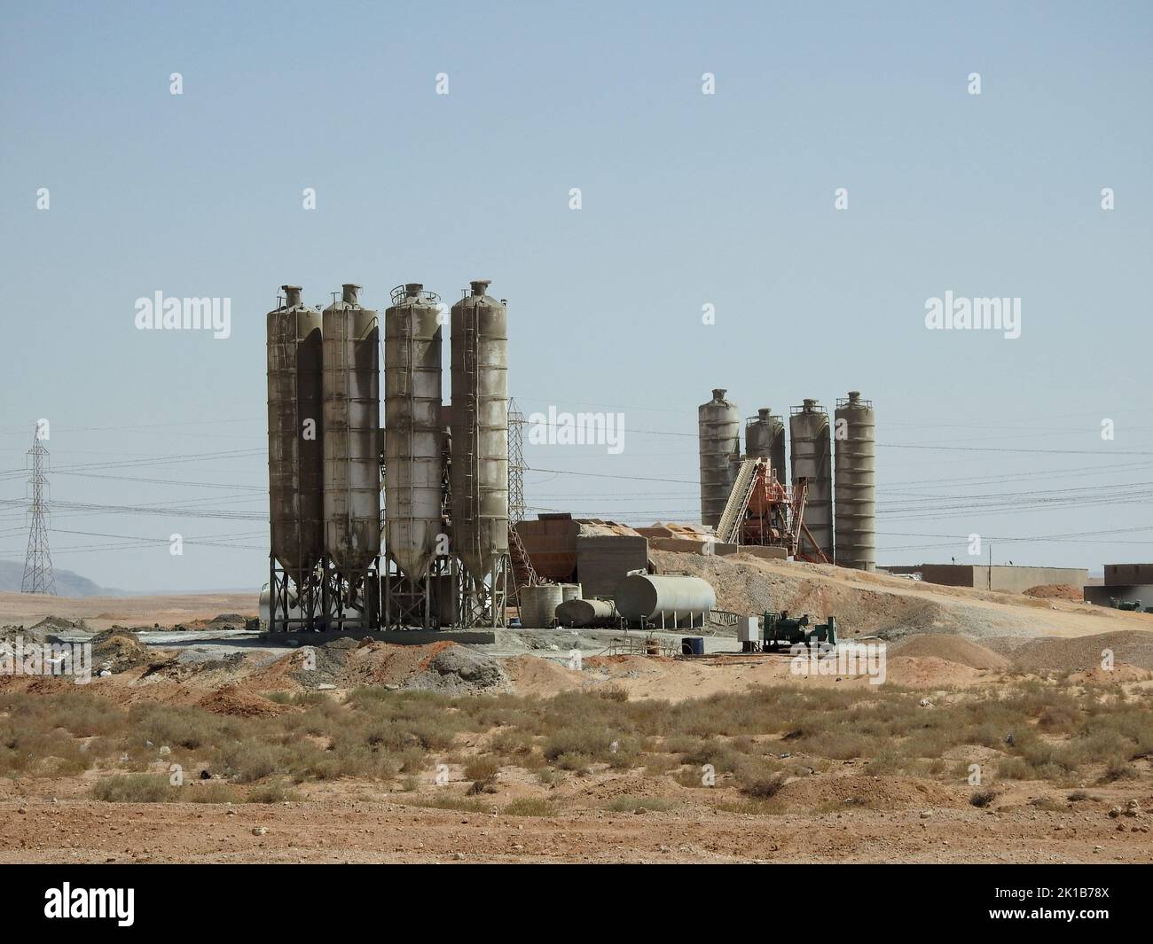 Eastern desert egypt truck hi-res stock photography and images - Alamy