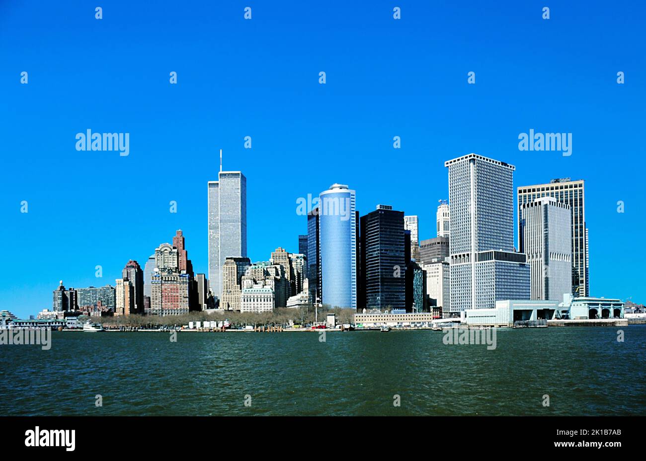 New York, USA - January 1, 1998: view to downtown Manhattan with ...