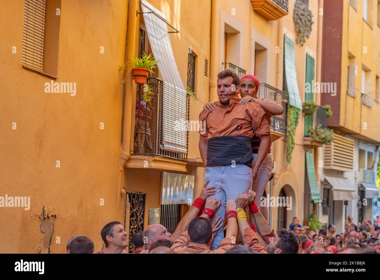 Human team pyramid team building hi-res stock photography and images ...