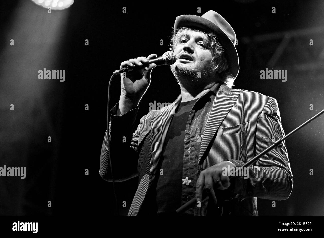 Paris, France. 16th Sep, 2022. Pete Doherty and Fred Lo performing at ...