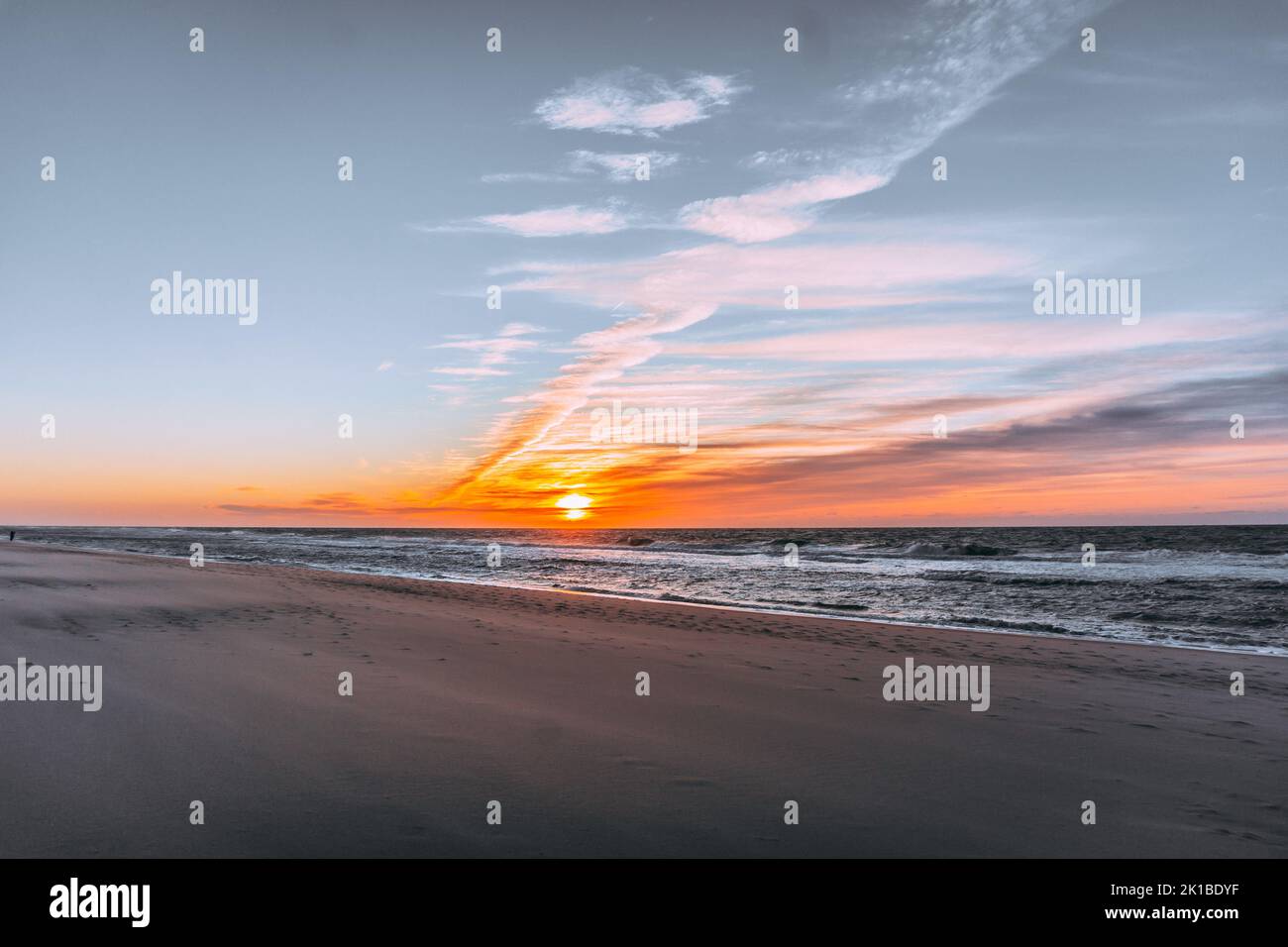 Beautiful shot field sunset hi-res stock photography and images - Alamy