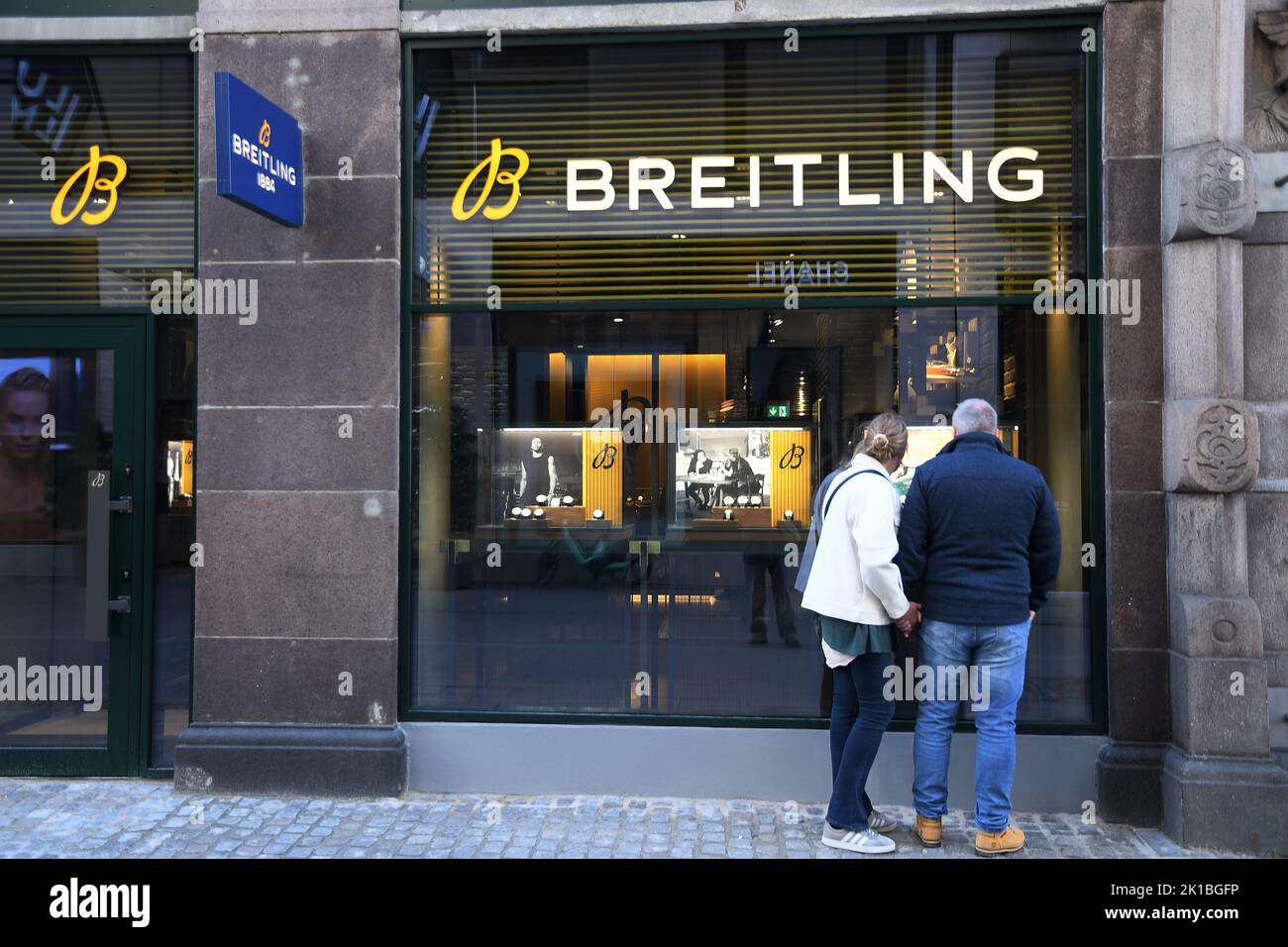 Copenhagen -Denmark -17 septmeber 2022- Window shoppers at Breitling ...