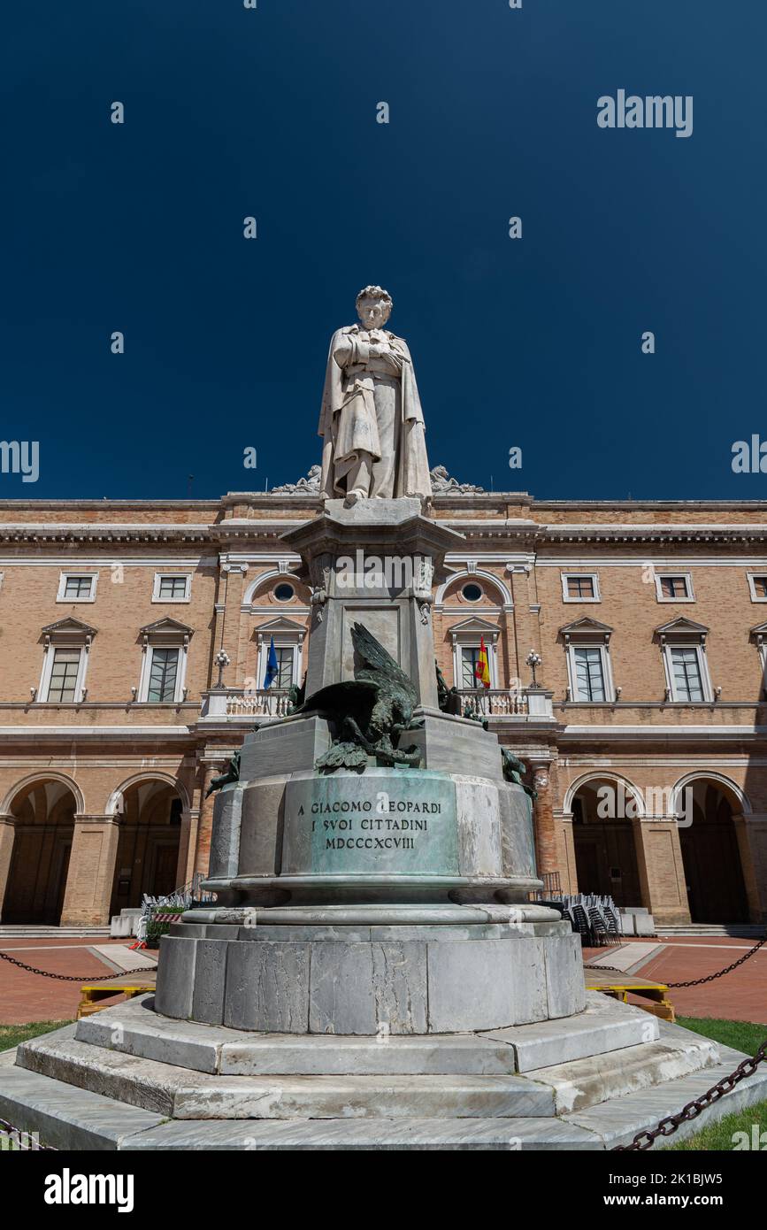 Recanati is an Italian town of 20 975 inhabitants in the province of ...