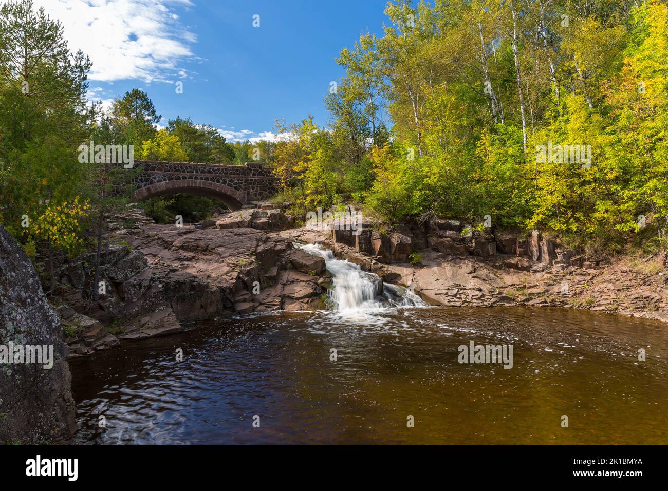 Stone bridge waterfall hi-res stock photography and images - Alamy