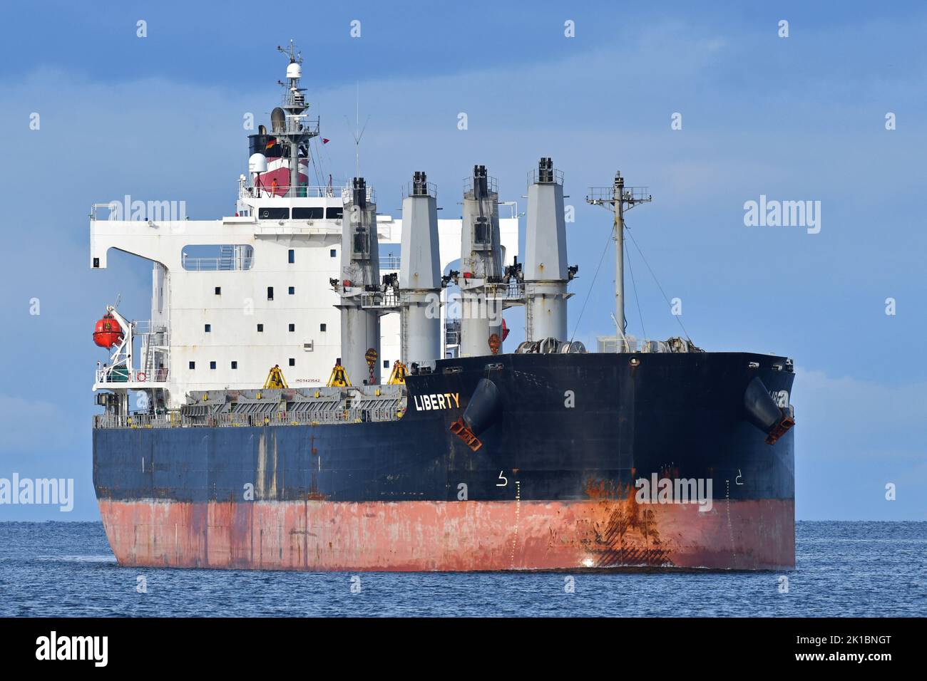 Supramax Bulk Carrier LIBERTY arrives at the Kiel Canal Stock Photo - Alamy