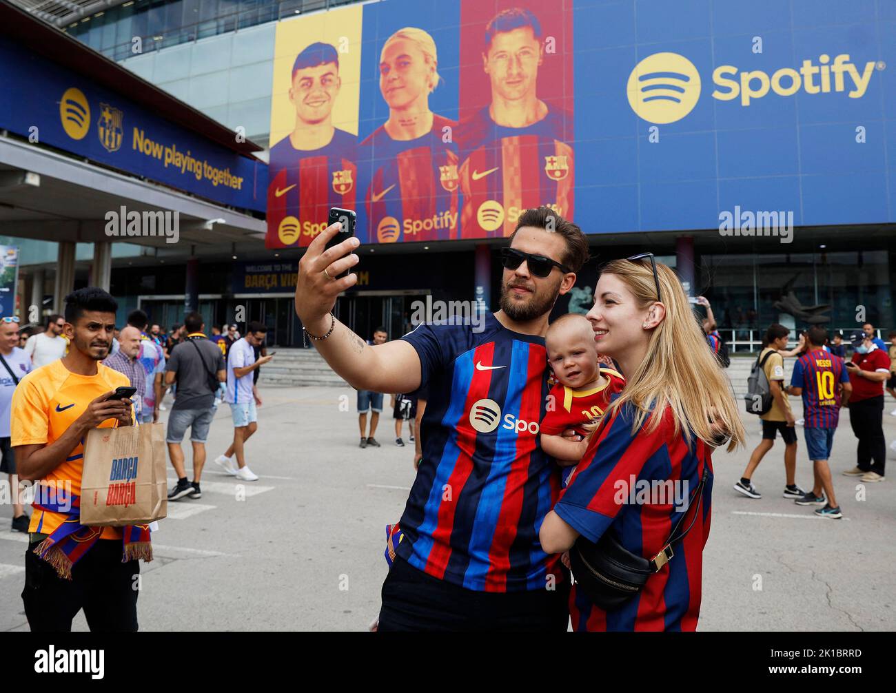 Barcelona fans outside the camp nou stadium hi-res stock photography ...