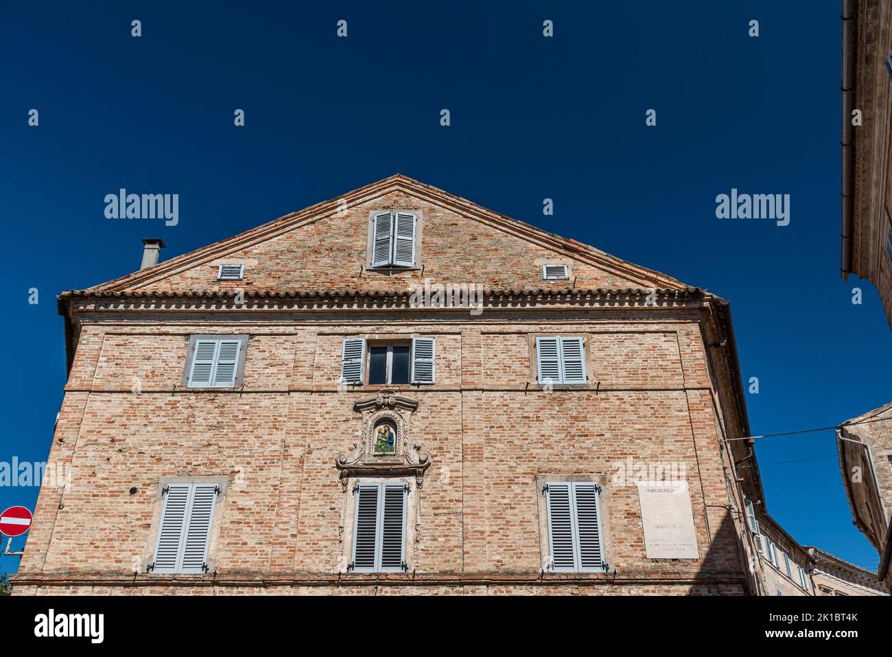 Recanati is an Italian town of 20 975 inhabitants in the province of ...