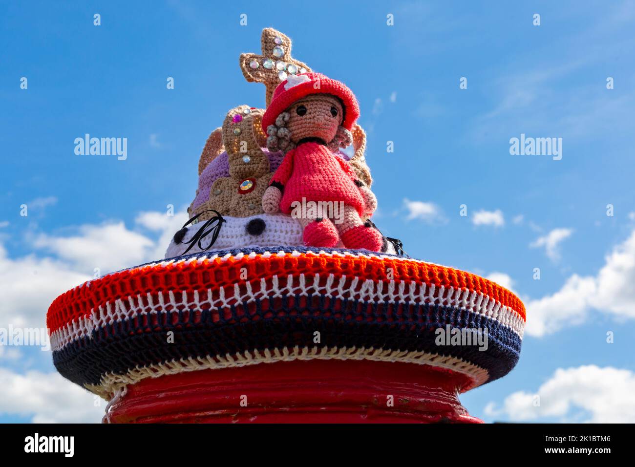 Summer post box toppers hi-res stock photography and images - Alamy