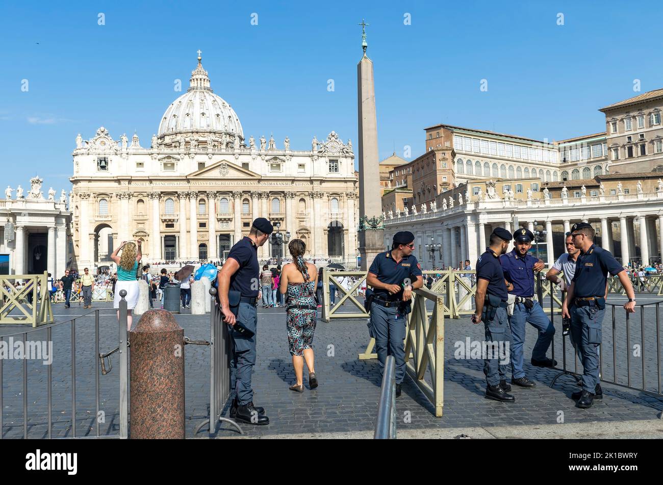 Rome, police officers at the entrance of St. Peter's Square Stock Photo ...