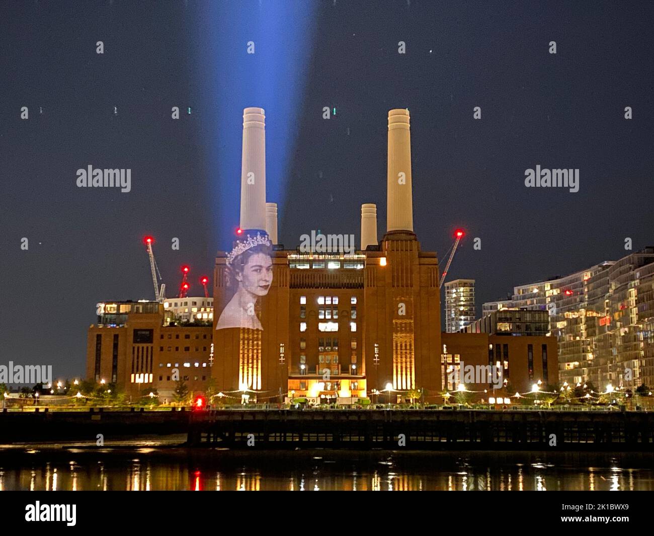 Projections of queen elizabeth the second hi-res stock photography and ...