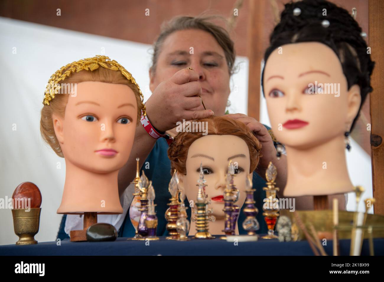 Trier, Germany. 17th Sep, 2022. Angela Bellatz from Leutesdorf braids ...