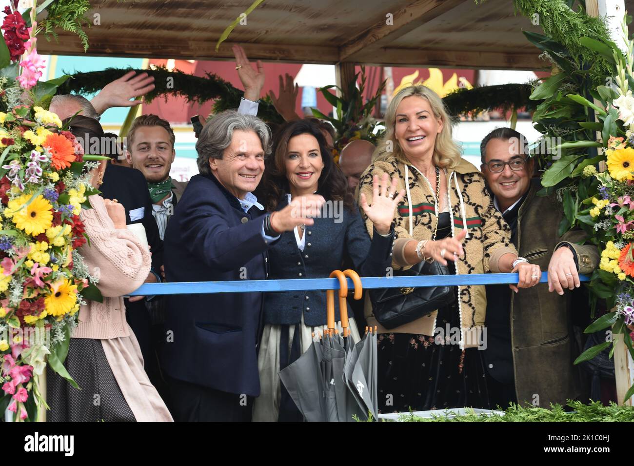 Munich, Germany. 17th Sep, 2022. The landlord of the Käfer tent ...