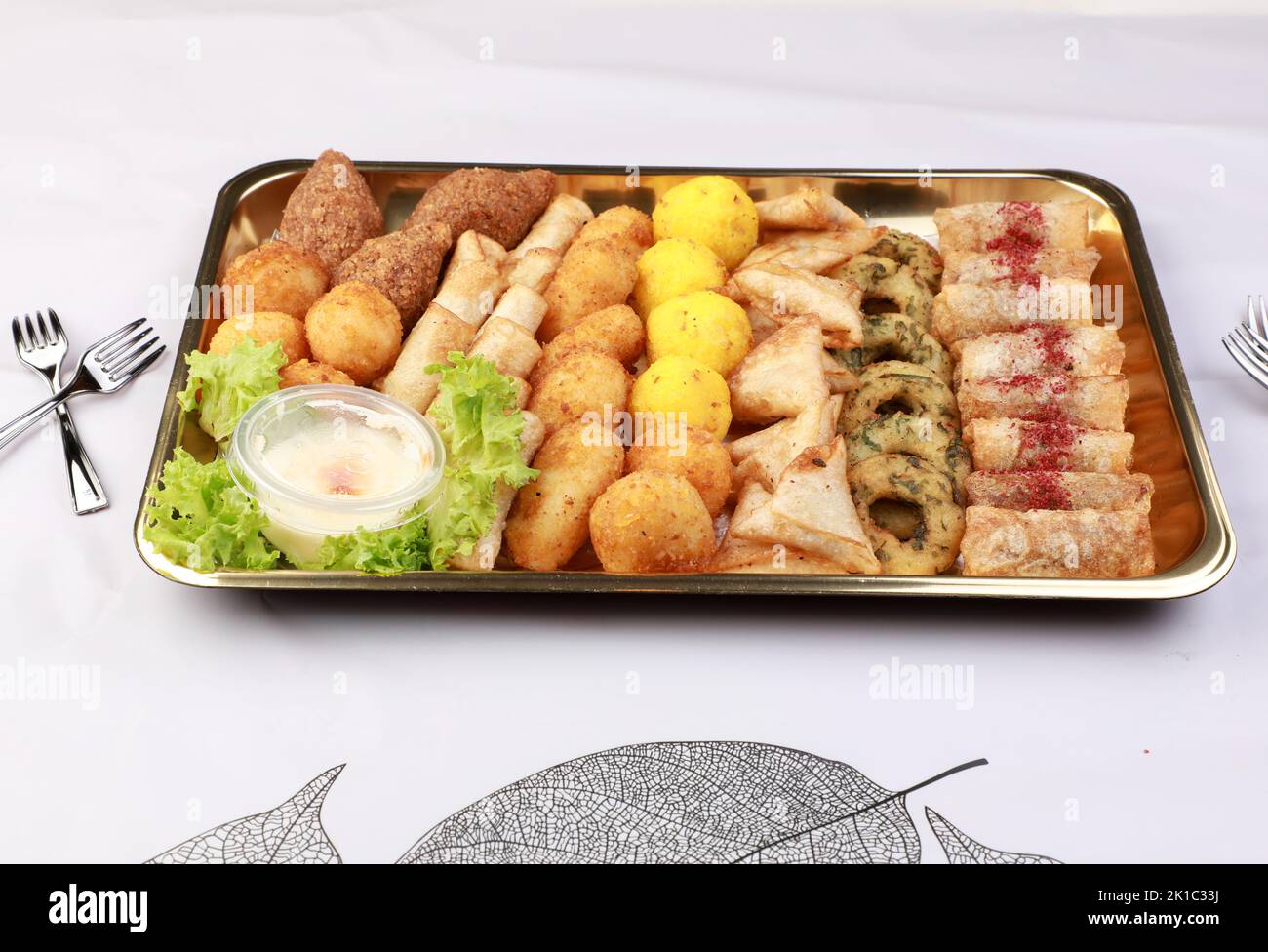 Samosa kibbeh food hi-res stock photography and images - Alamy