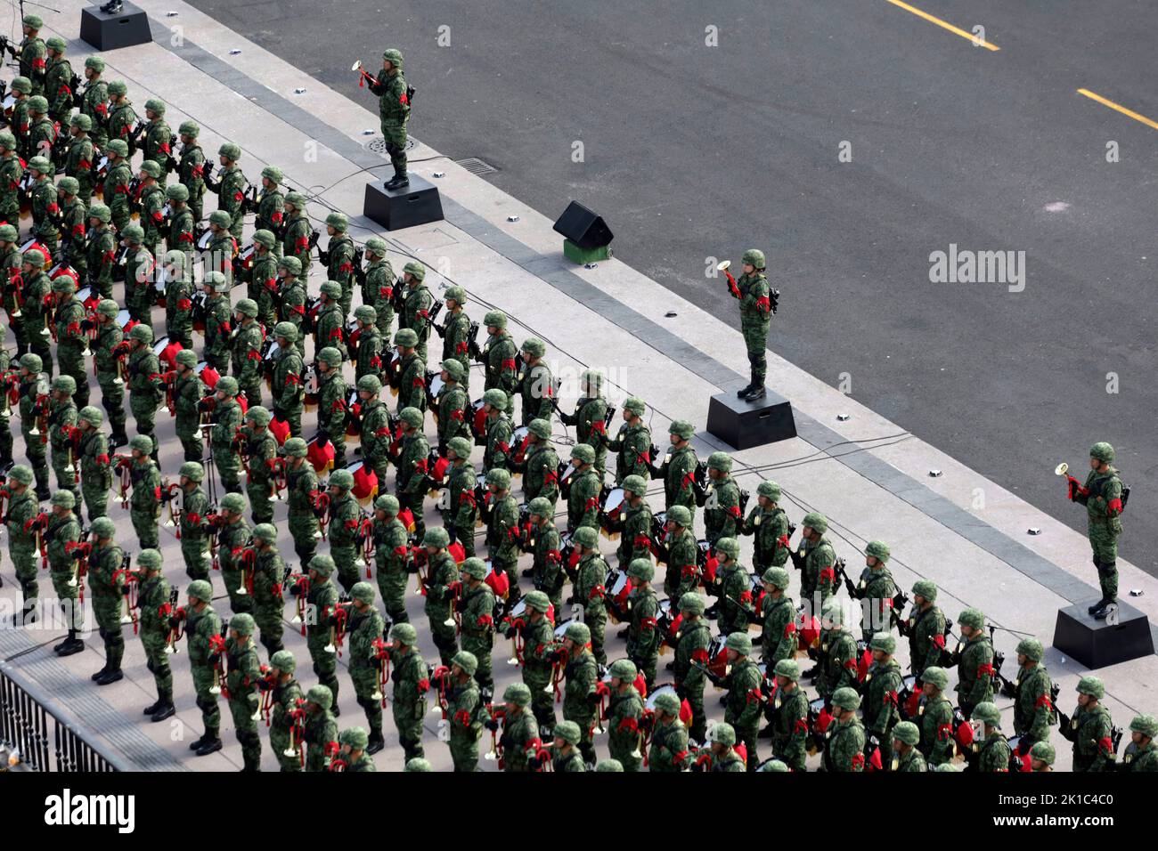Mexico City, Mexico. 16th Sep, 2022. Members of the Armed Forces and ...