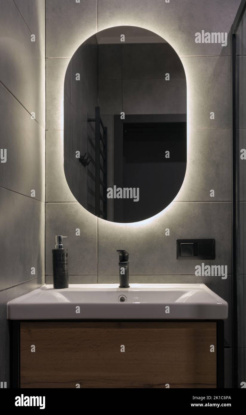 Oval house shape hi-res stock photography and images - Alamy