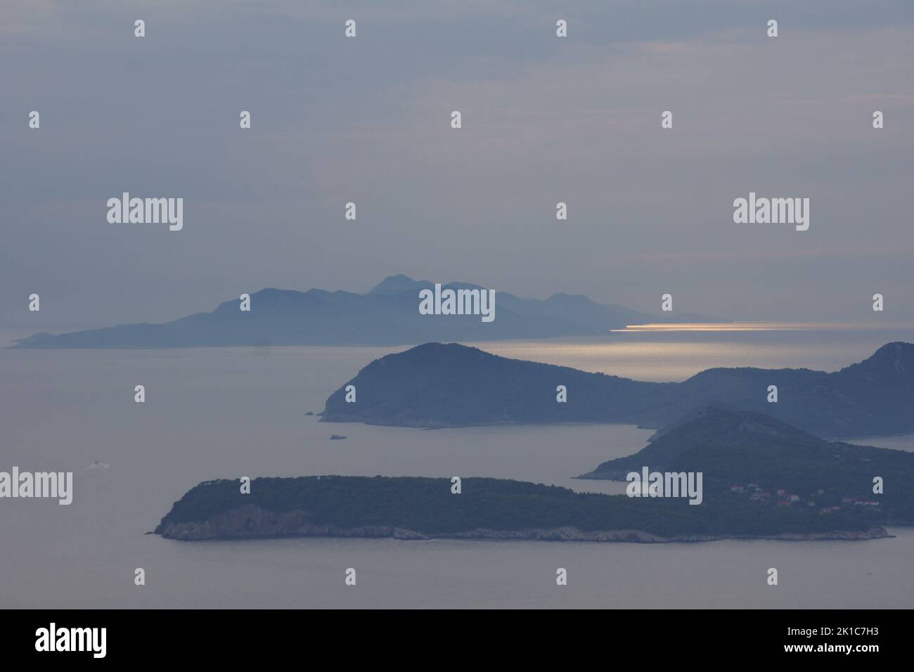 Costa de Dubrovnik en el mar Adriatico Stock Photo - Alamy