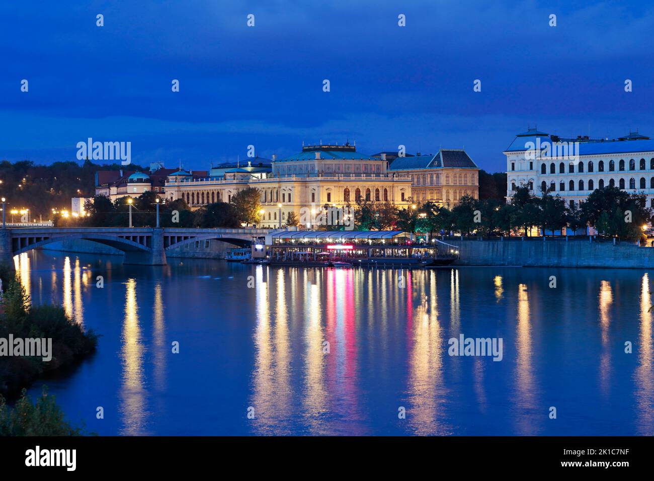 Manes Bridge, Rudolfinum, Kosire, Hlavni mesto Praha, Czech Republic ...