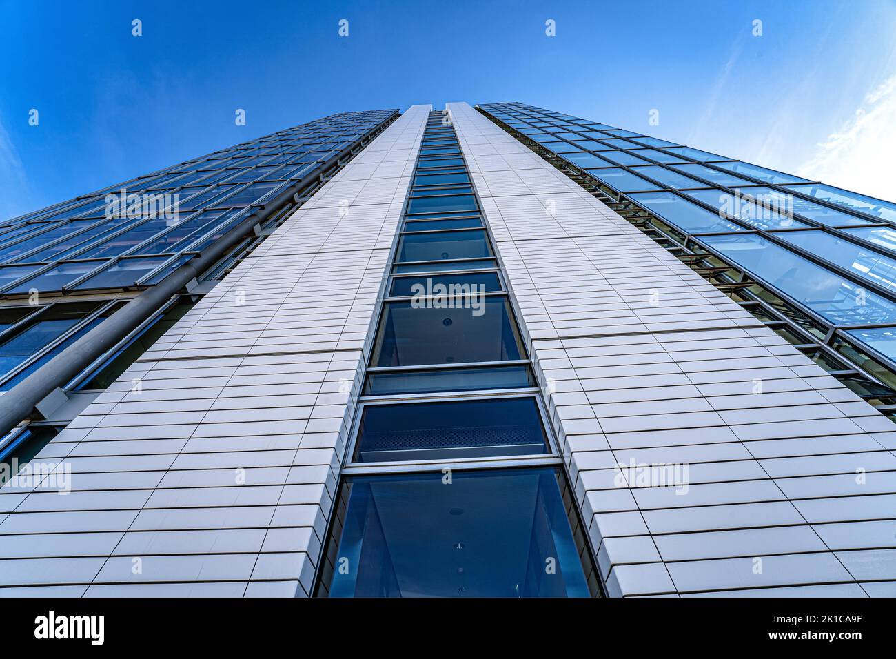 Glass building architecture hi-res stock photography and images - Alamy