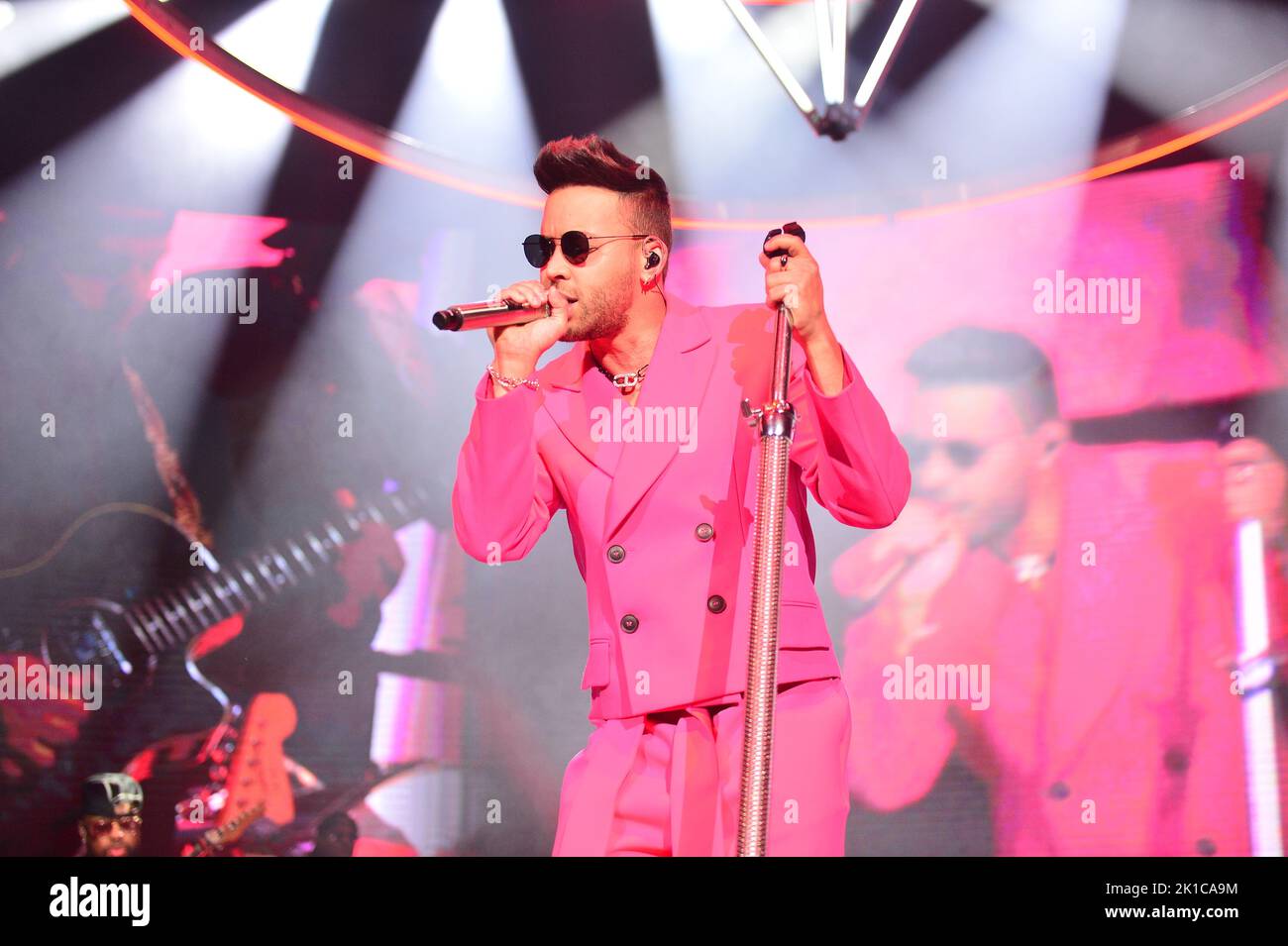 Media punch prince hi-res stock photography and images - Alamy