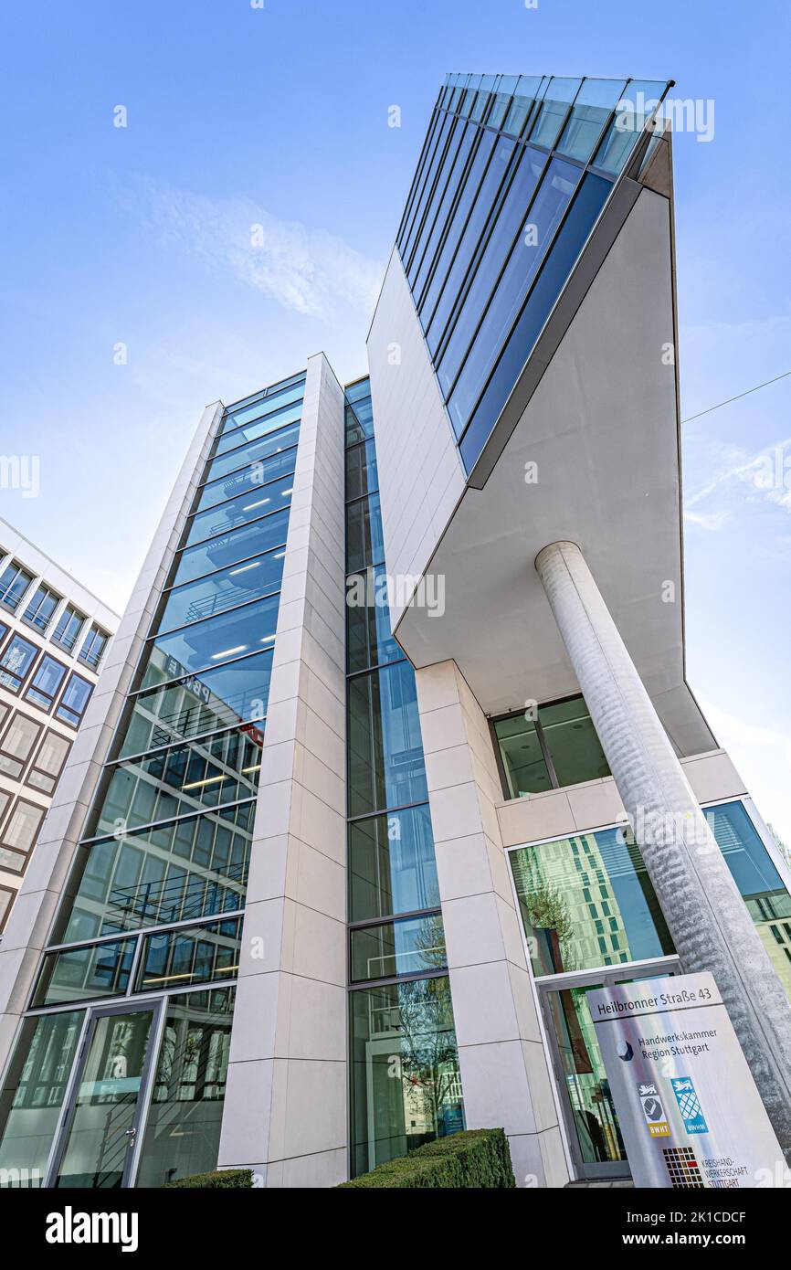 Glass building architecture hi-res stock photography and images - Alamy