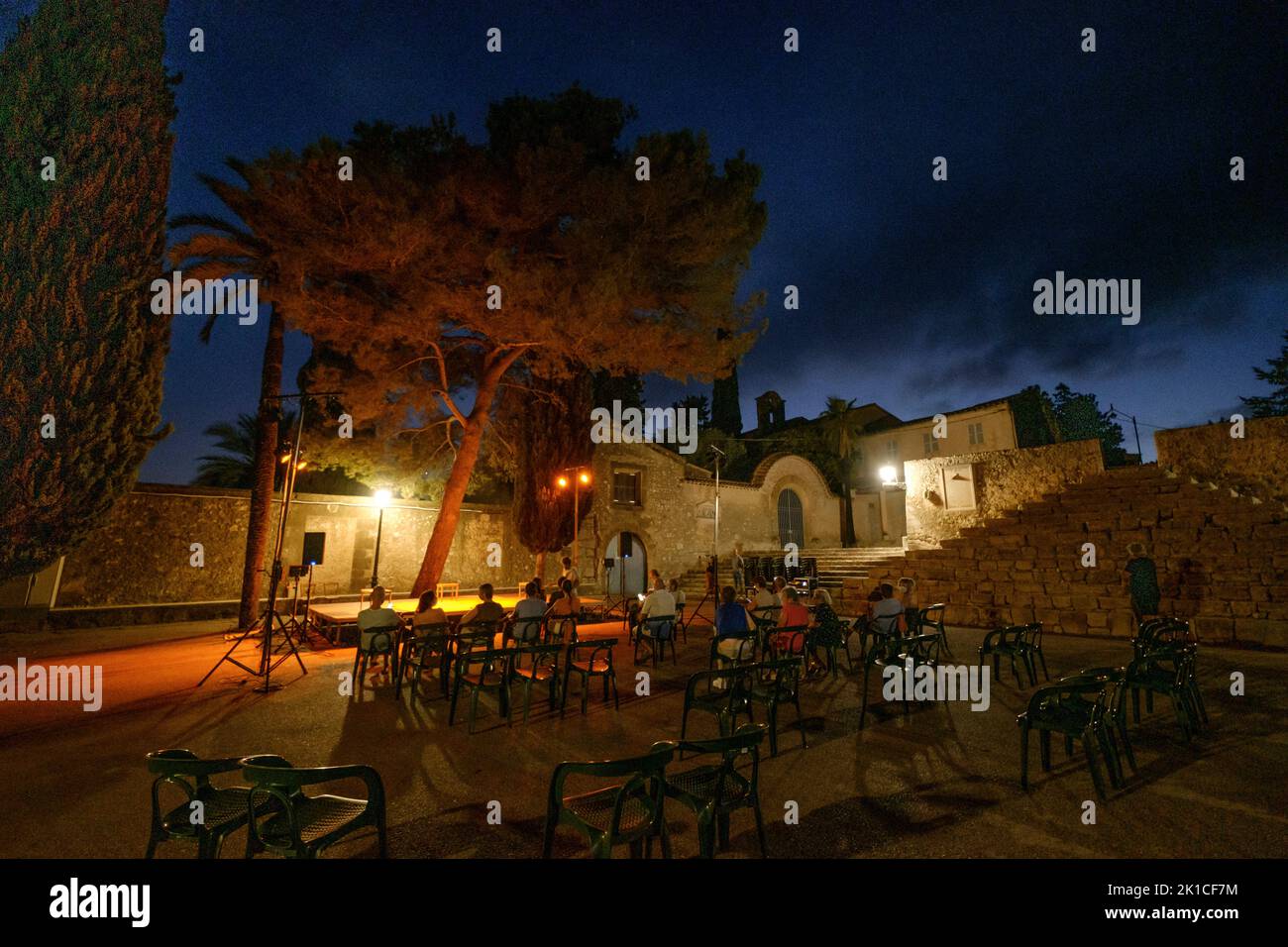 La claror, sobre la figura de Madó Rafela Servera. "Calona", Sant Joan ...