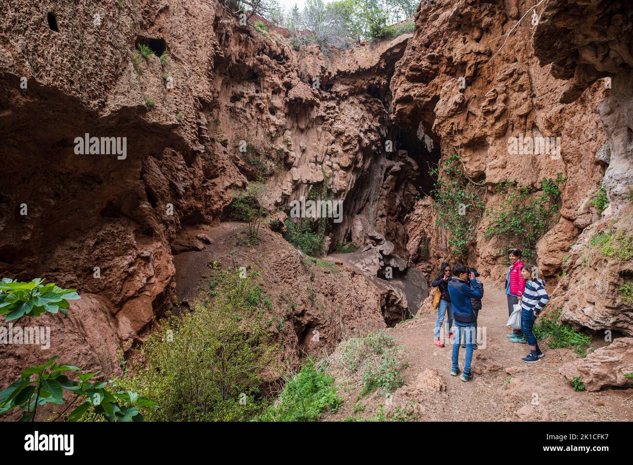 Imi N'Ifri natural bridge, Demnate, Atlas mountain range, morocco ...