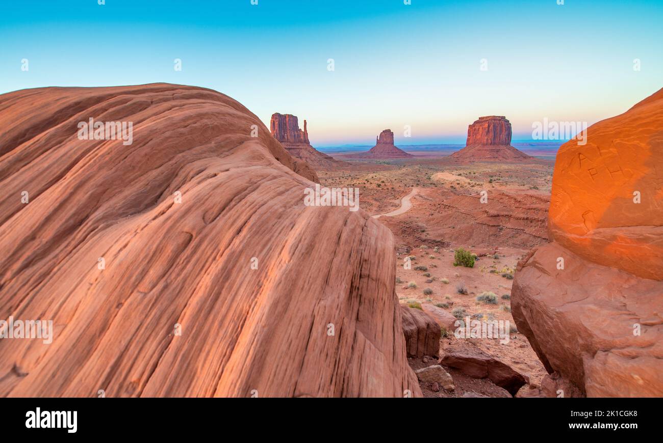 Butte landforms monument hi-res stock photography and images - Alamy