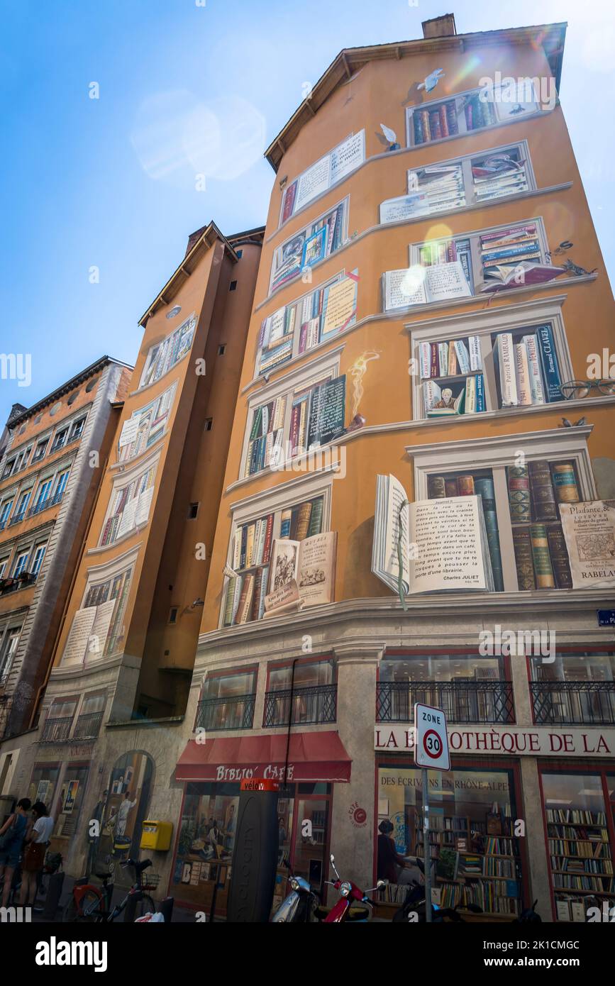 Mural painting on the library Bibliothèque de la cité des écrivains ...