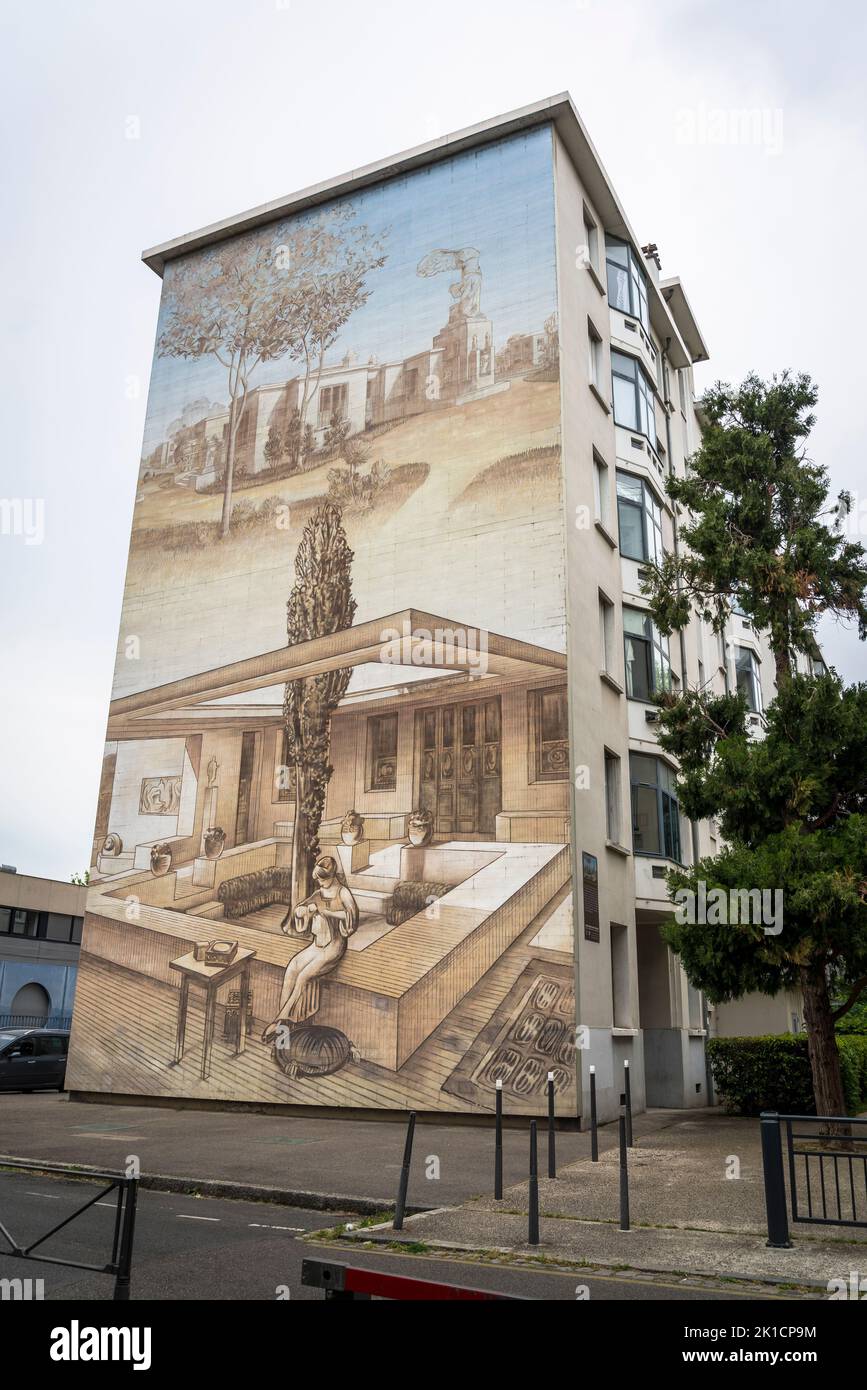 Tony Garnier Urban Museum, mural paintings painted in the 1980s is an ...