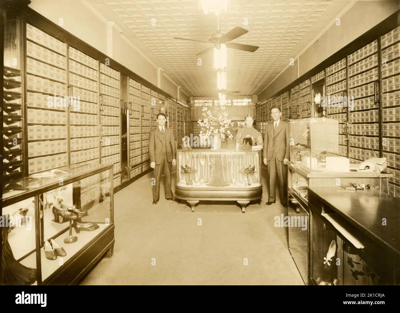 Department store interior 1920s hi-res stock photography and images - Alamy