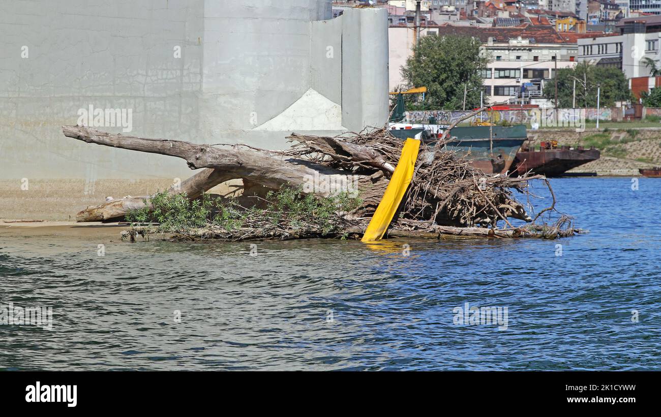 Concrete bridge pillar hi-res stock photography and images - Alamy