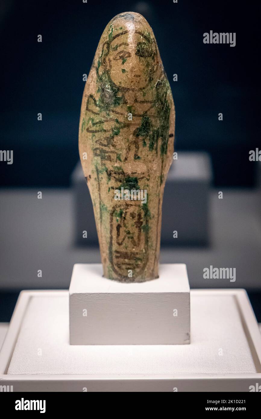Egyptian funerary offerings tomb hi-res stock photography and images ...