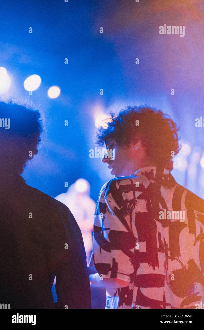 Young people at concert hi-res stock photography and images - Alamy
