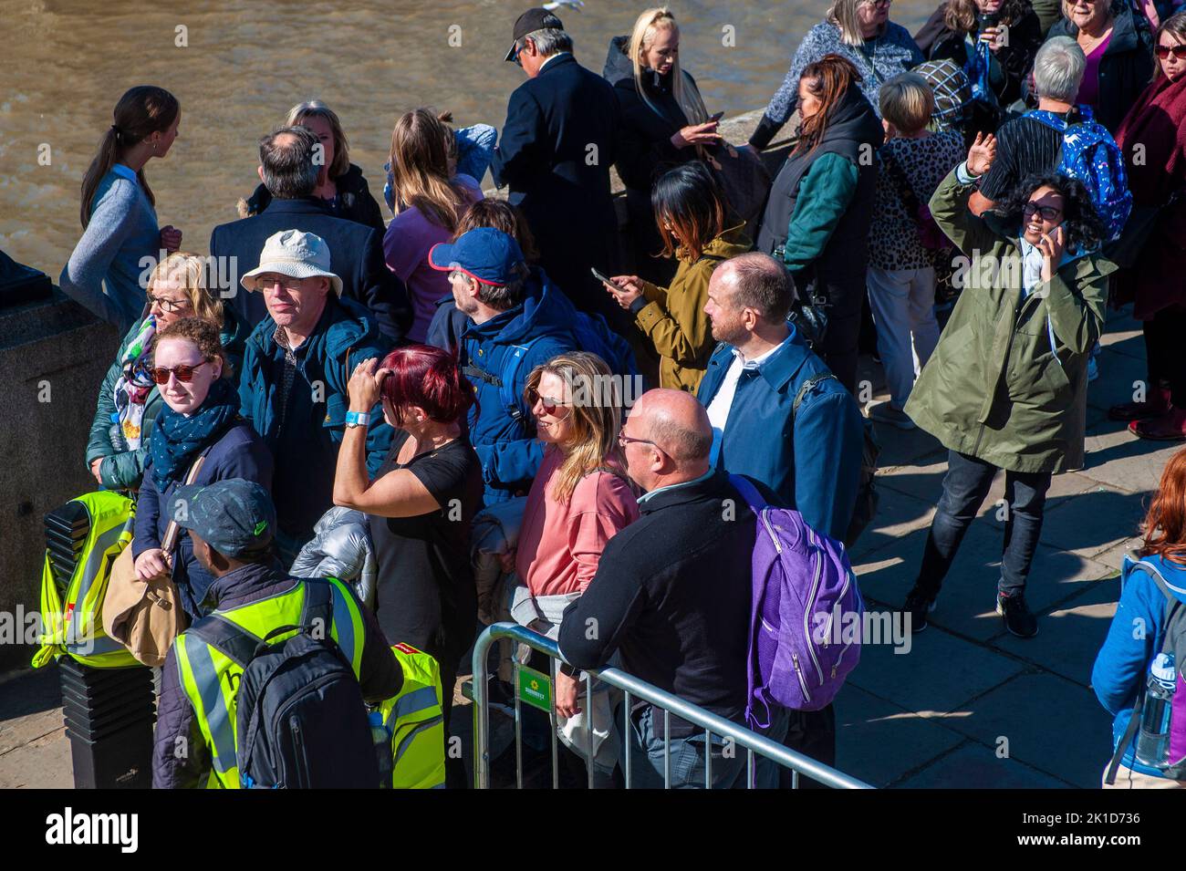 London, UK, 17 September 2022 Queue passes along the south bank of the ...