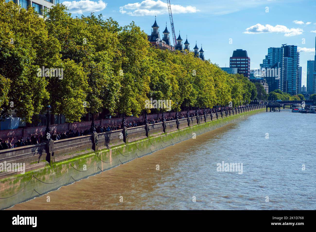 London, UK, 17 September 2022. Queue passes along the covid memorial ...