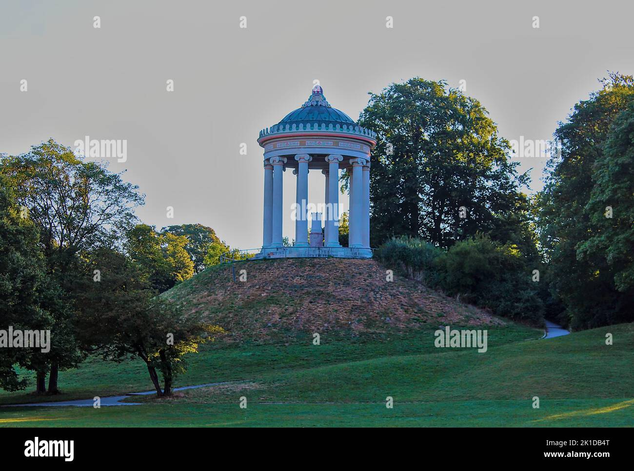 The Monopteros im Englischen Garten from the picnic ground Stock Photo ...